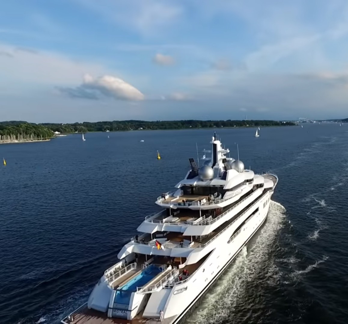 Yacht AMADEA, Lurssen | CHARTERWORLD Luxury Superyacht Charters